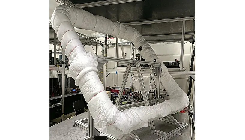 quantum entanglement device