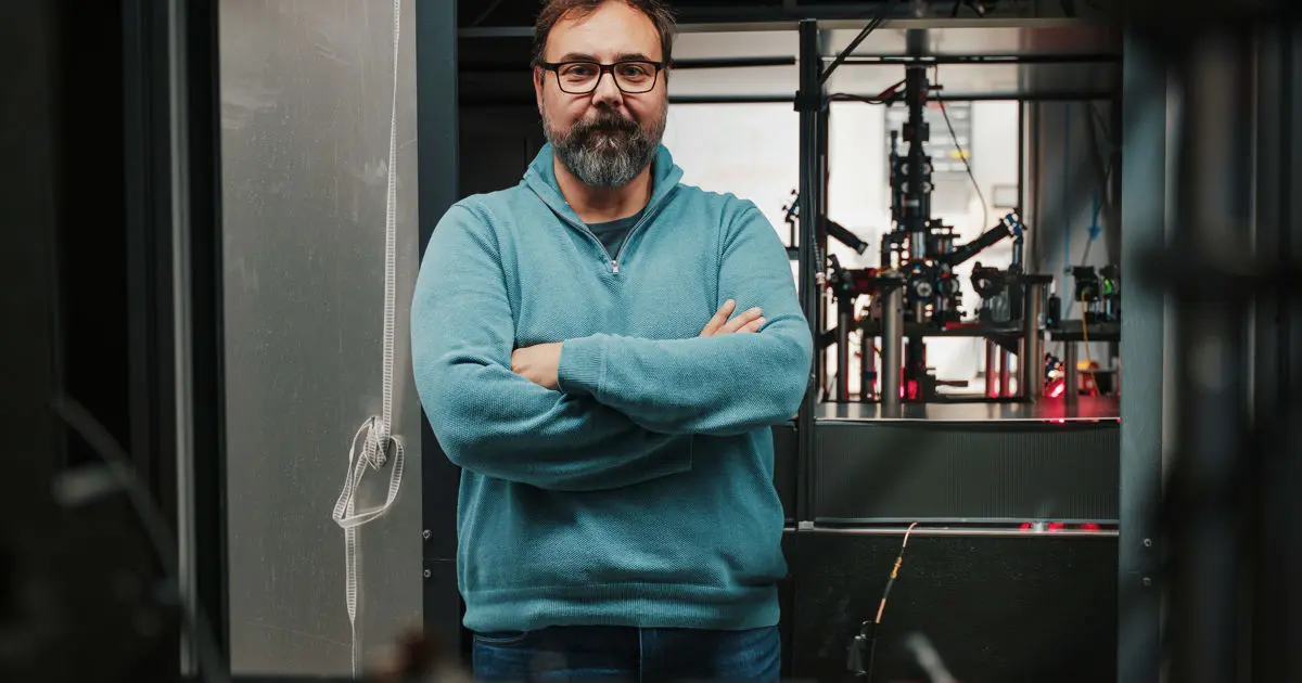 24,000 Atoms Build ‘Mini-Universe’ To Measure Time Without Clocks